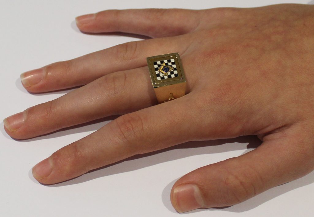 Masonic Square & Compass Checkerboard Ring, 9ct Yellow Gold – Mens, 22g ...